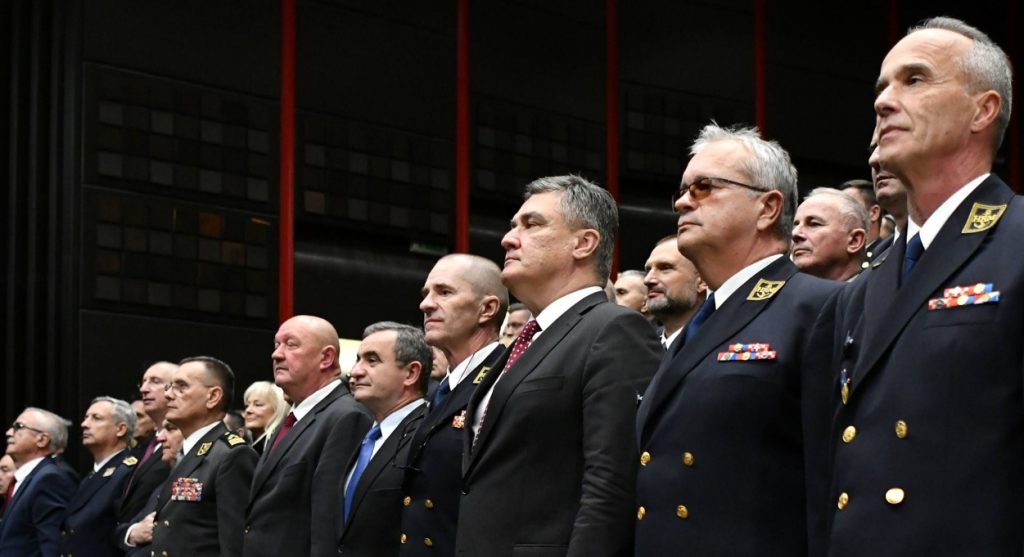 PREDSJEDNIK RH SUDJELOVAO U SPLITU NA SVEČANOJ PRIMOPREDAJI DUŽNOSTI ...